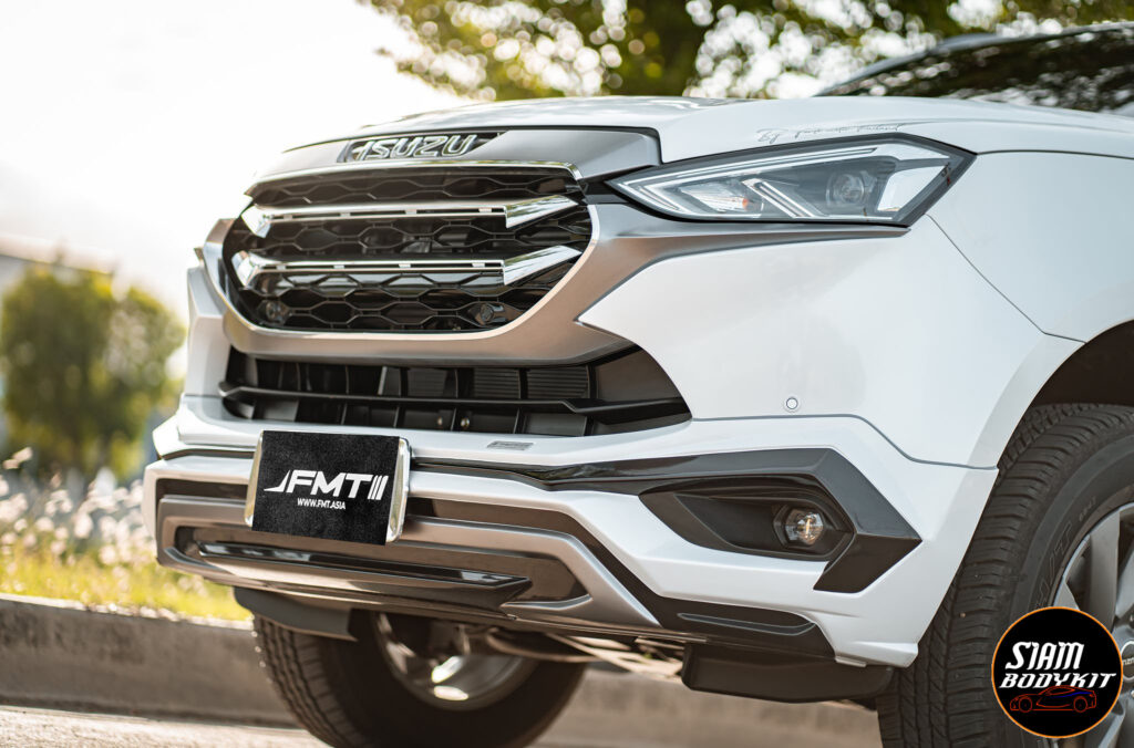 Thunzer (Set 2 pcs) Bodykit for Isuzu MU-X 2020-2023 (COLOR)