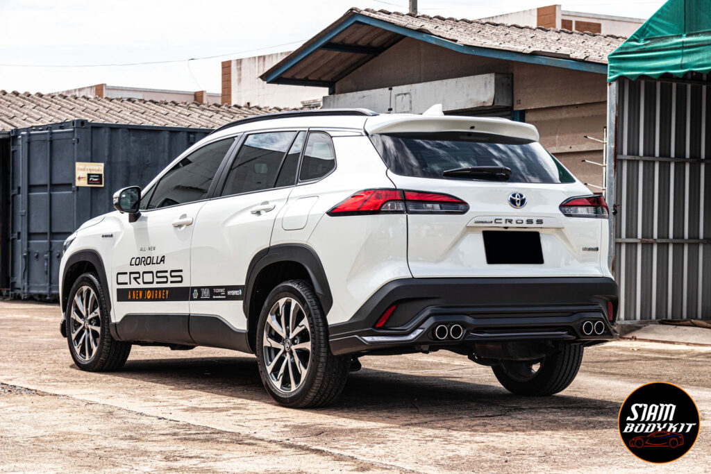 CR-X Bodykit for Toyota Corolla CROSS (BLACK COLOR WITH MIDNIGHT GREY LINE)