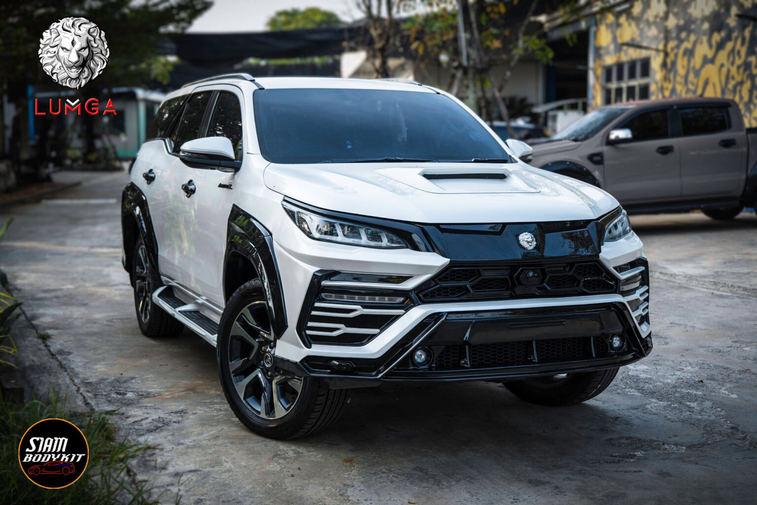 Lumga Bodykit for Toyota Fortuner MC 2021-2023 / Legender (COLOR)