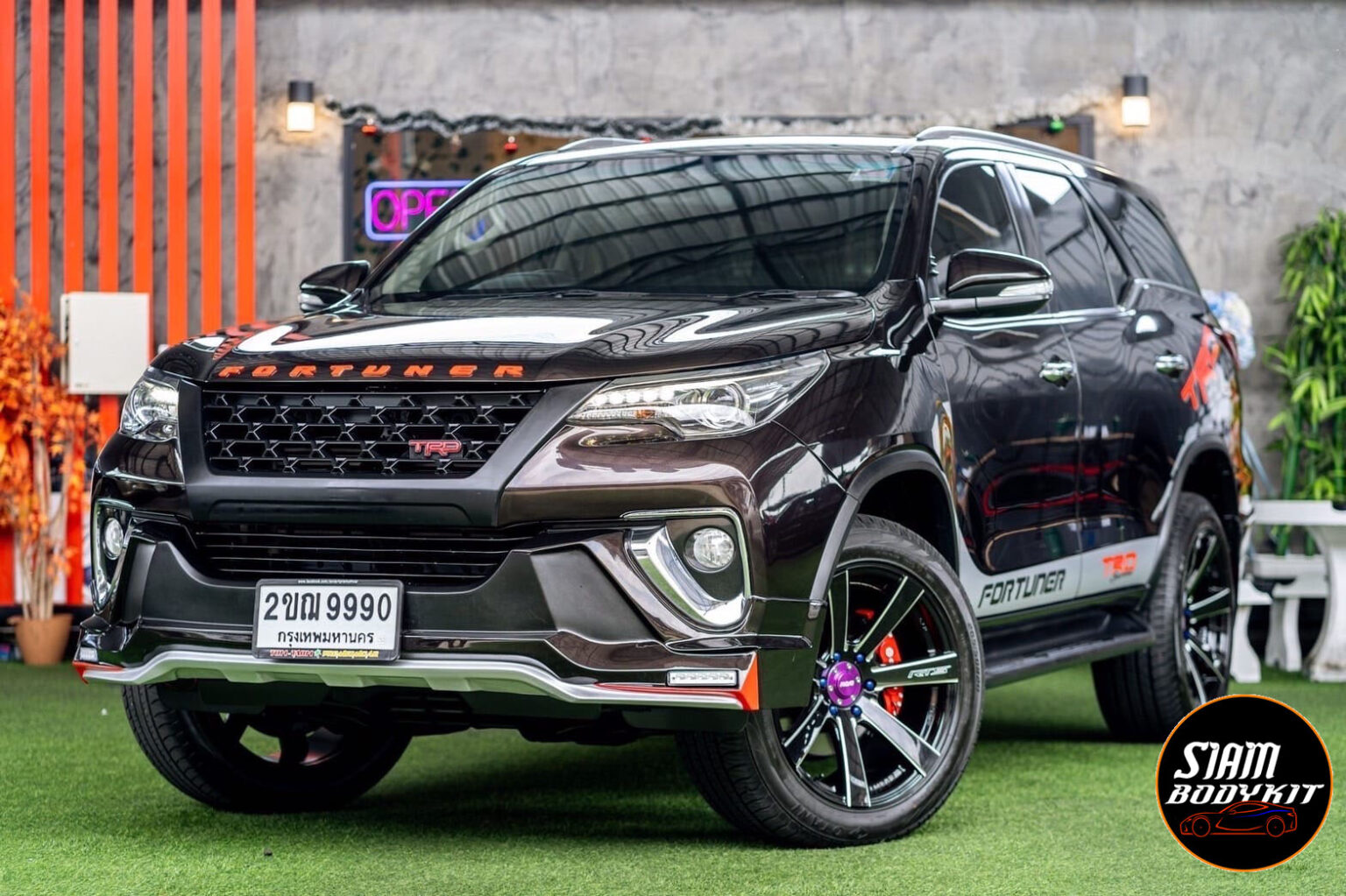 MD V1 Bodykit for Toyota Fortuner 2015-2019 (COLOR)