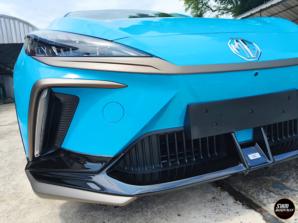 XTHEME Body kit for MG4 (GLOSSY BLACK WITH DARK GOLD LINE) - SIAM BODYKIT