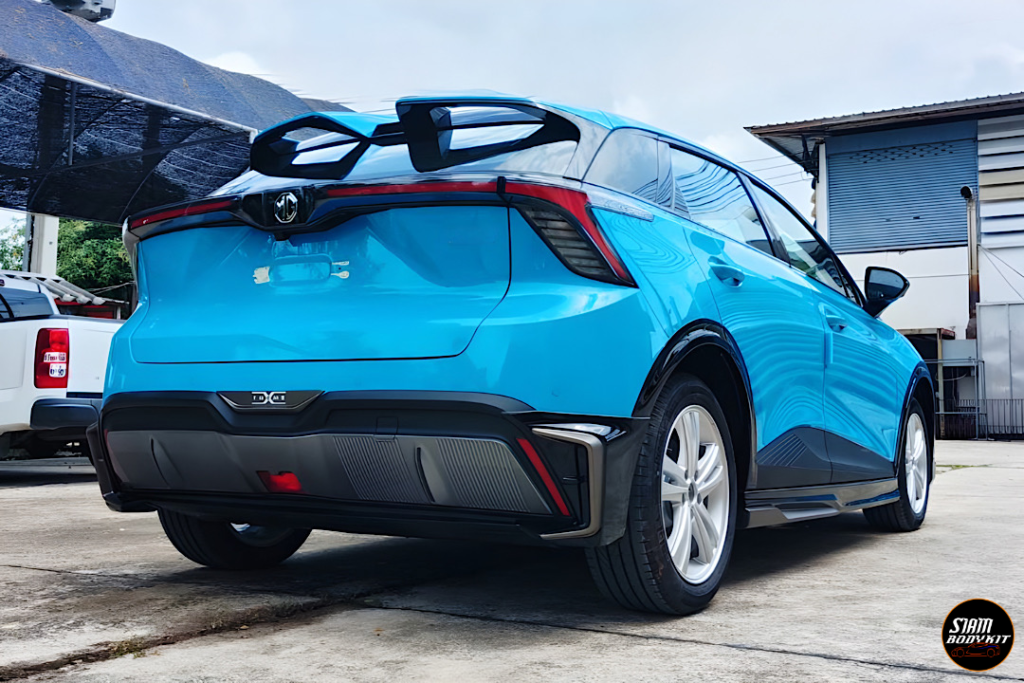 XTHEME Body kit for MG4 (GLOSSY BLACK WITH DARK GOLD LINE) - SIAM BODYKIT